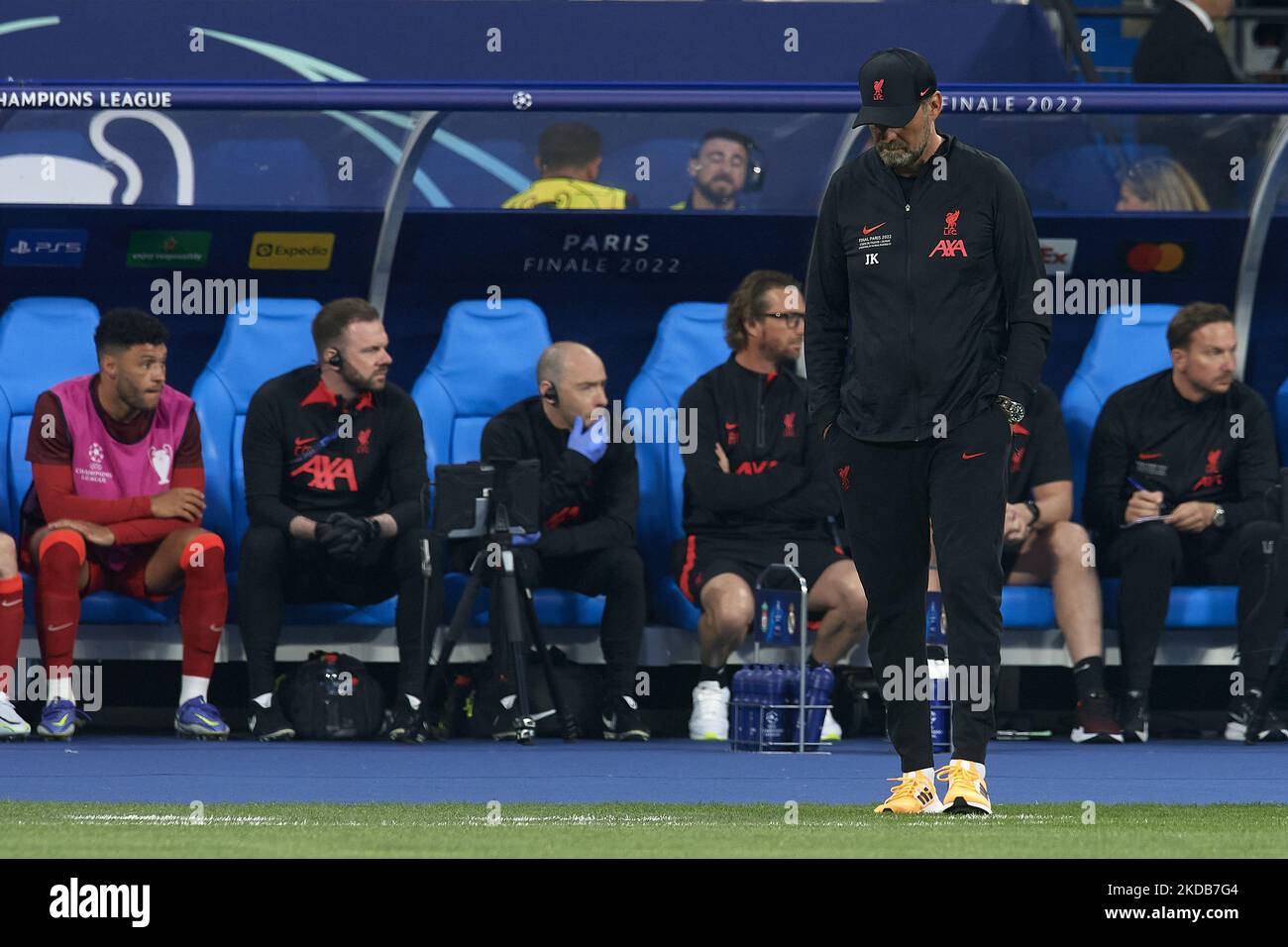 Jurgen Klopp head coach of Liverpool dejected during the UEFA Champions ...