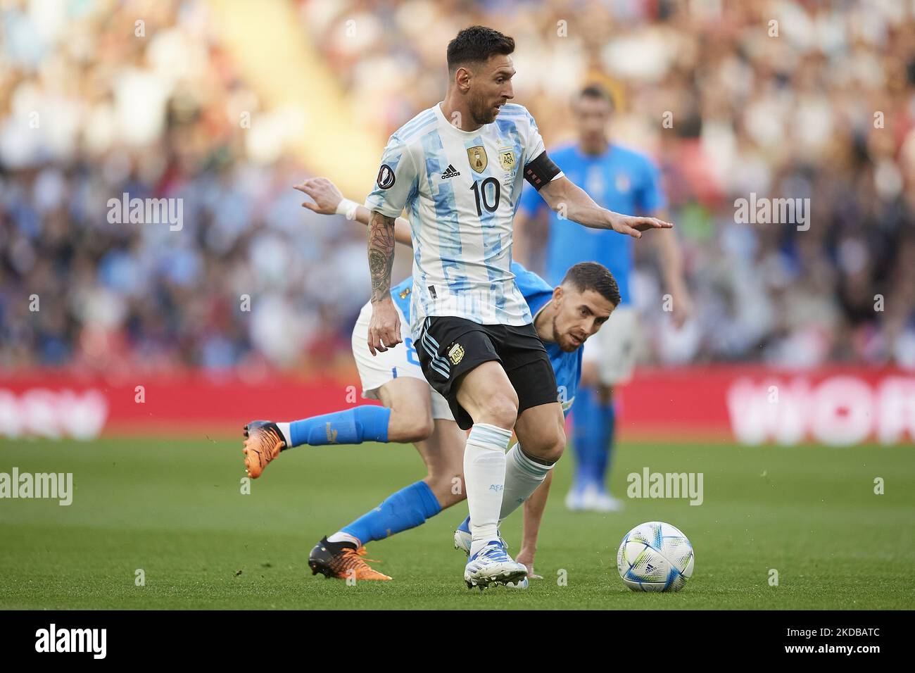 Lionel messi paris saint germain hi-res stock photography and images ...