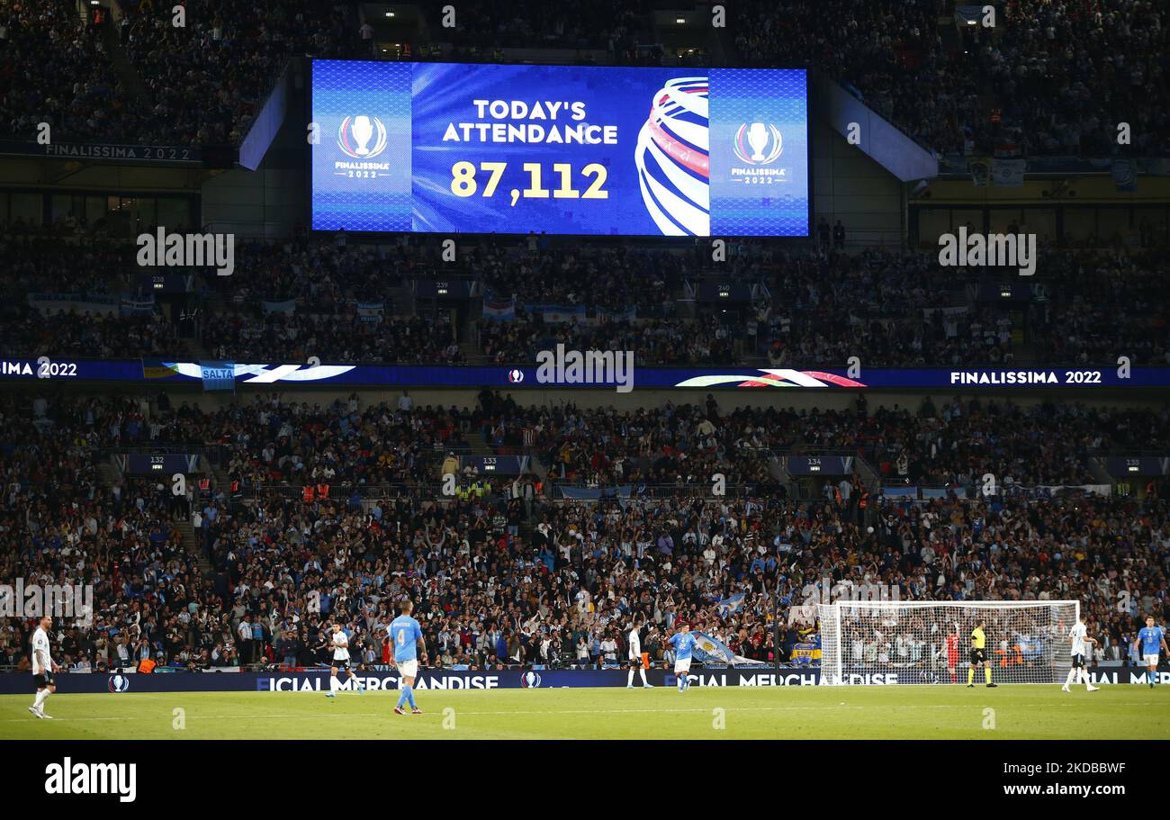 Scoreboard show the attendance of 87112 during Finalissima Conmebol ...