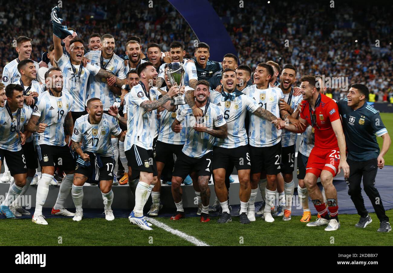 Lionel Messi of Argentina lift the Trophy Finalissima Conmebol - UEFA ...
