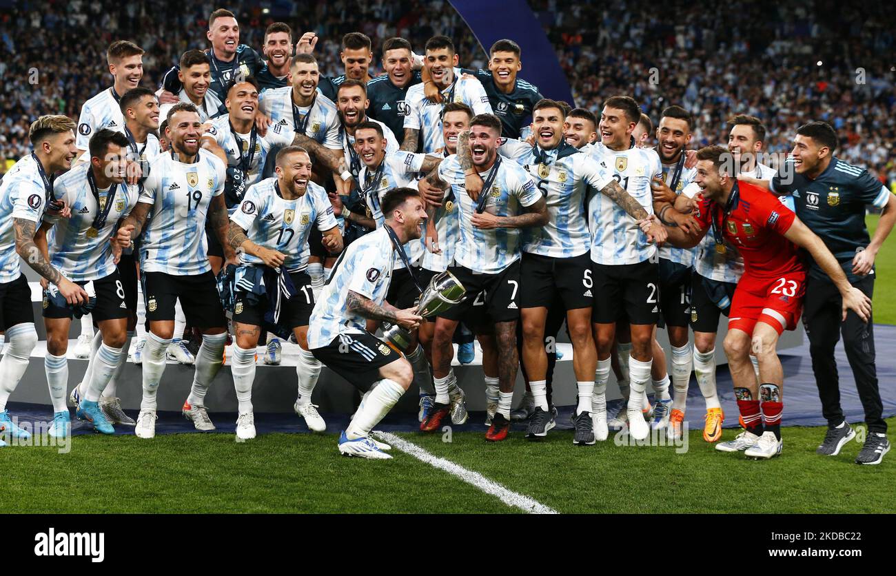 Lionel Messi of Argentina lift the Trophy Finalissima Conmebol - UEFA ...