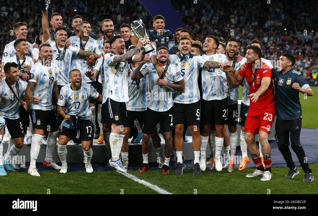 Lionel Messi of Argentina lift the Trophy Finalissima Conmebol - UEFA ...