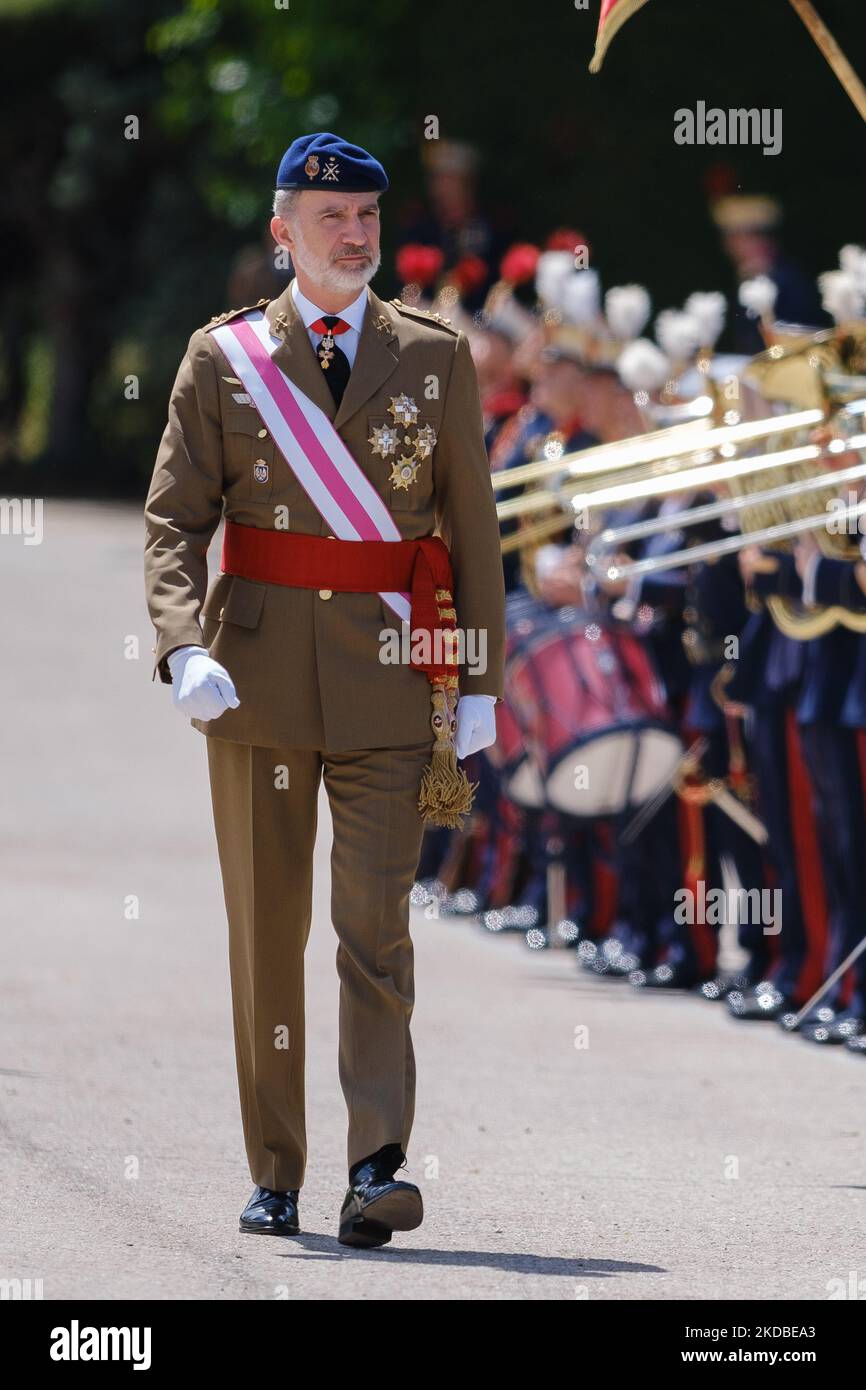 Felipe vi of spain uniform hi-res stock photography and images - Alamy