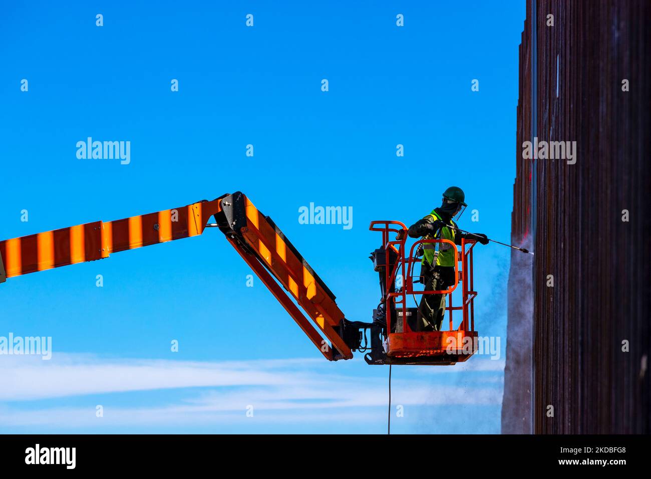 Construction continues on December 14, 2020, on a new border wall ...