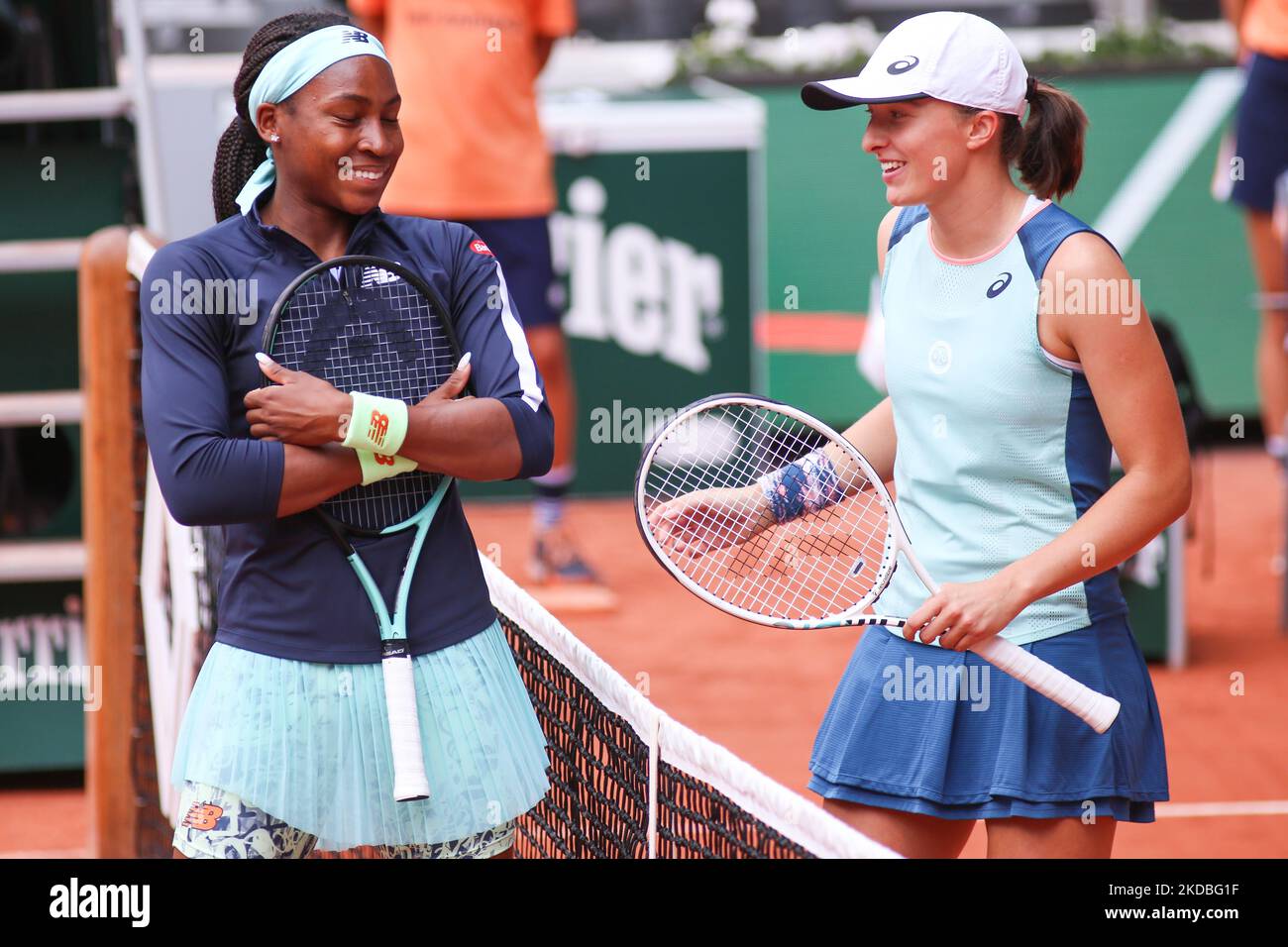 Iga Swiatek against Coco Gauff on Philipe Chatrier court in the 2022 ...