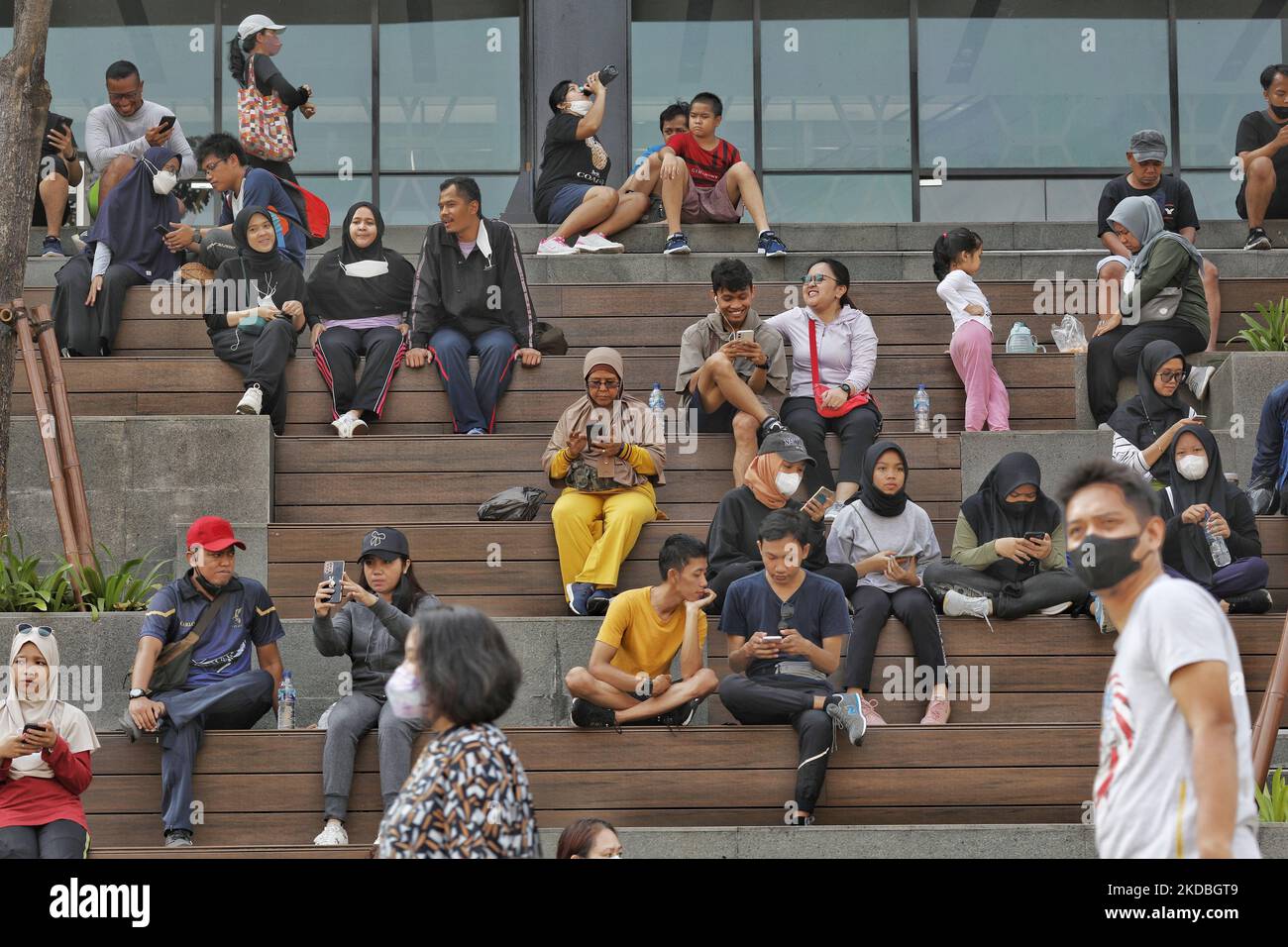 Residents crowded Jalan Thamrin-Jakarta on the ''car free day''. With ...