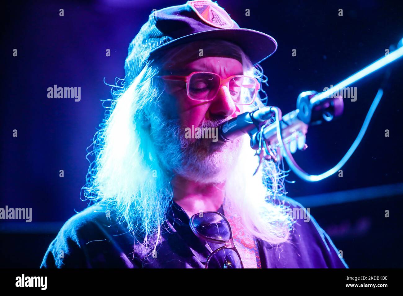 Dinosaur jr rock band hi-res stock photography and images - Alamy