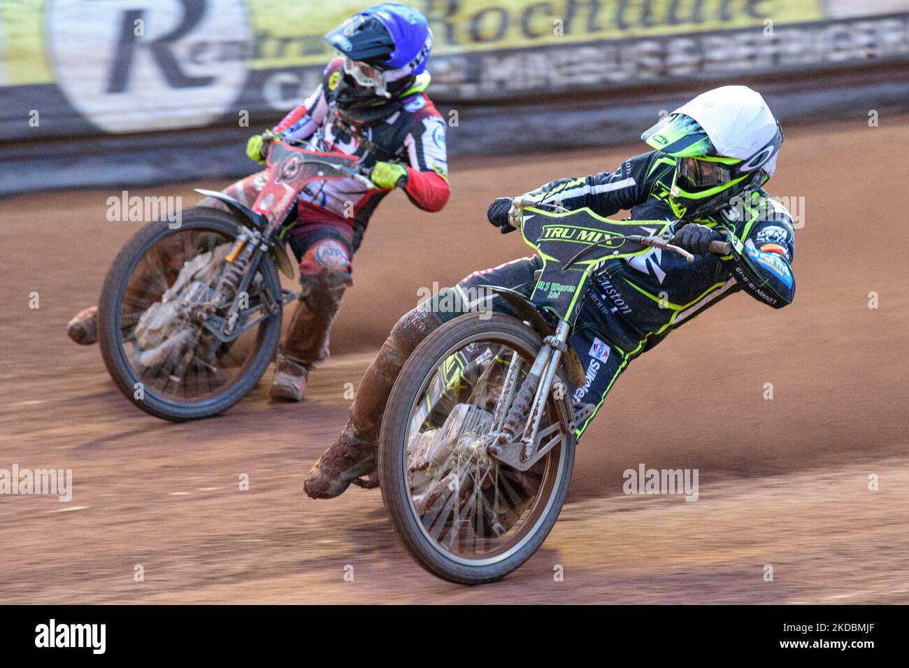 Danny King (White) passes Tom Brennan (Blue) during the SGB Premiership ...