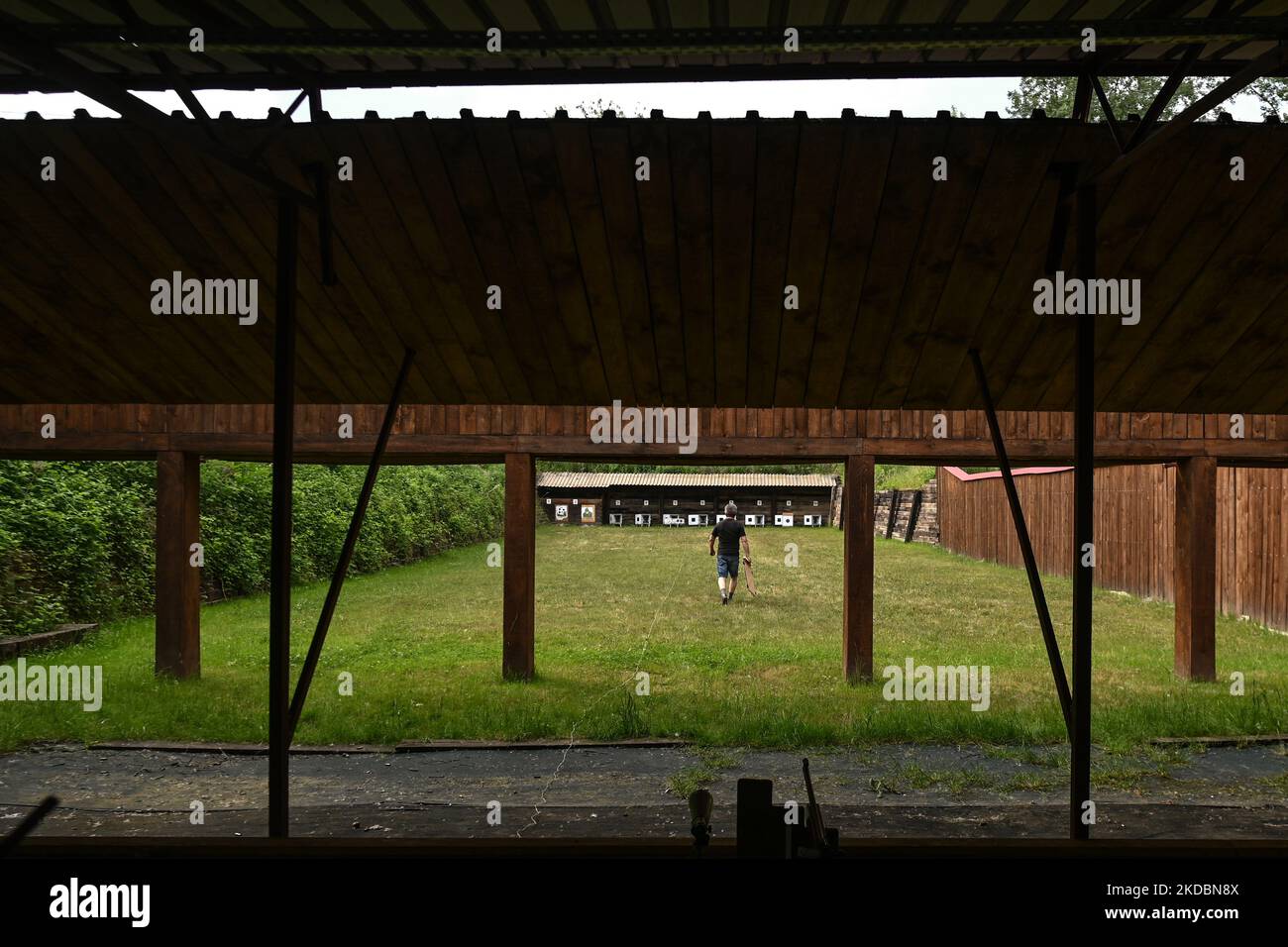 Shooting range shields hi-res stock photography and images - Alamy
