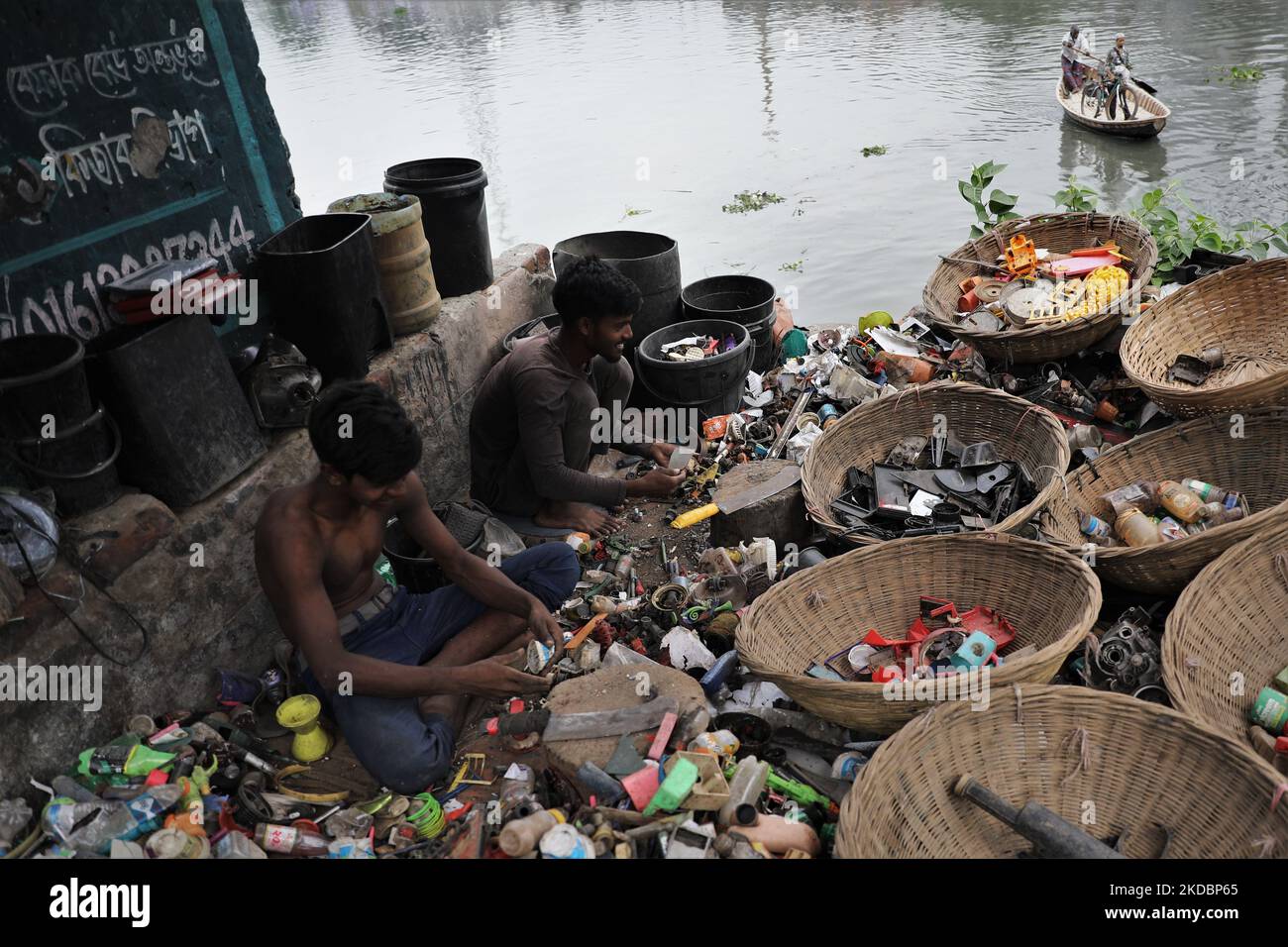 Factory dumping waste river hi-res stock photography and images - Alamy