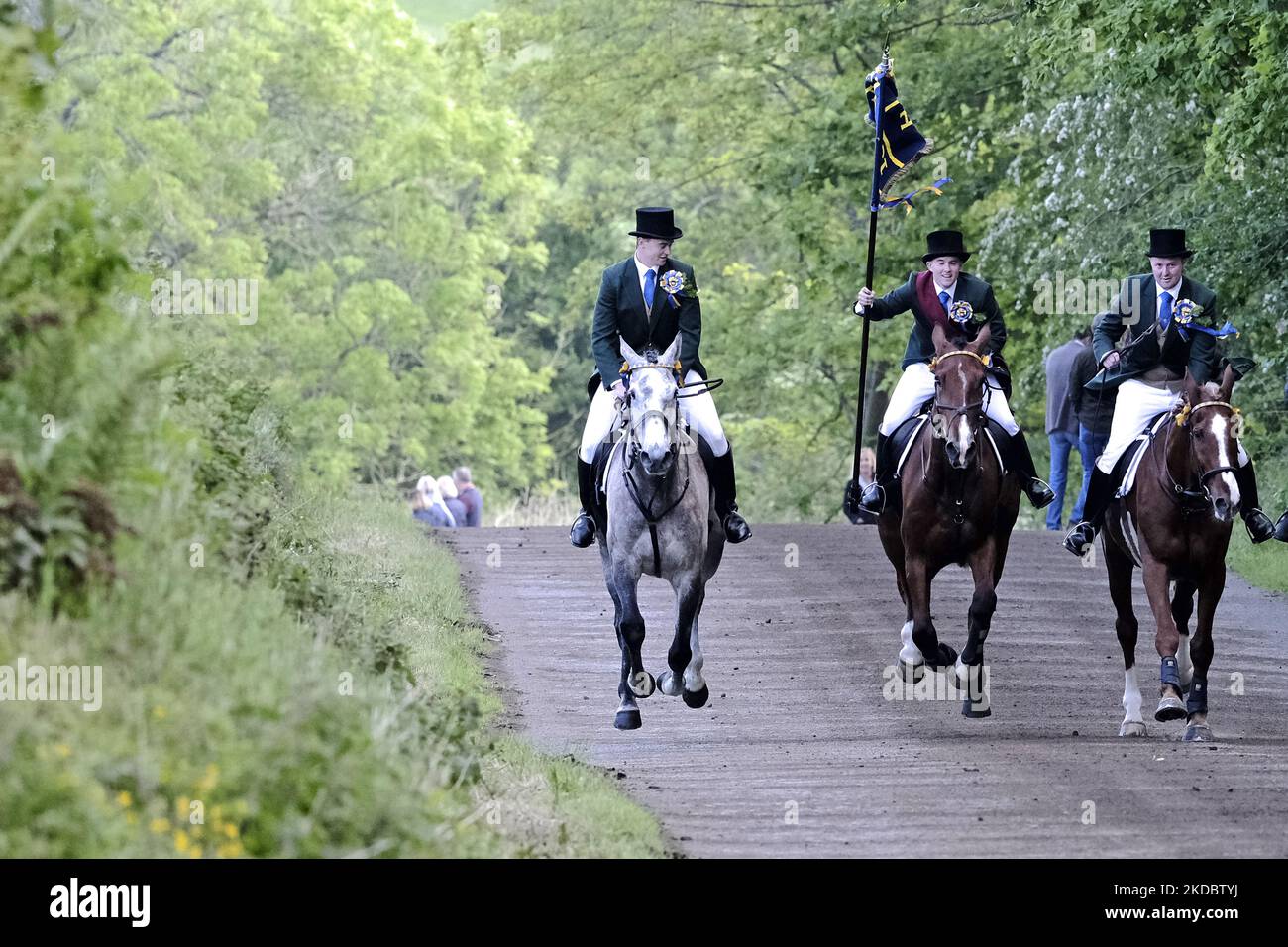 Galloping up the chase on the Nipknowes towards The Hut at St Leonards ...