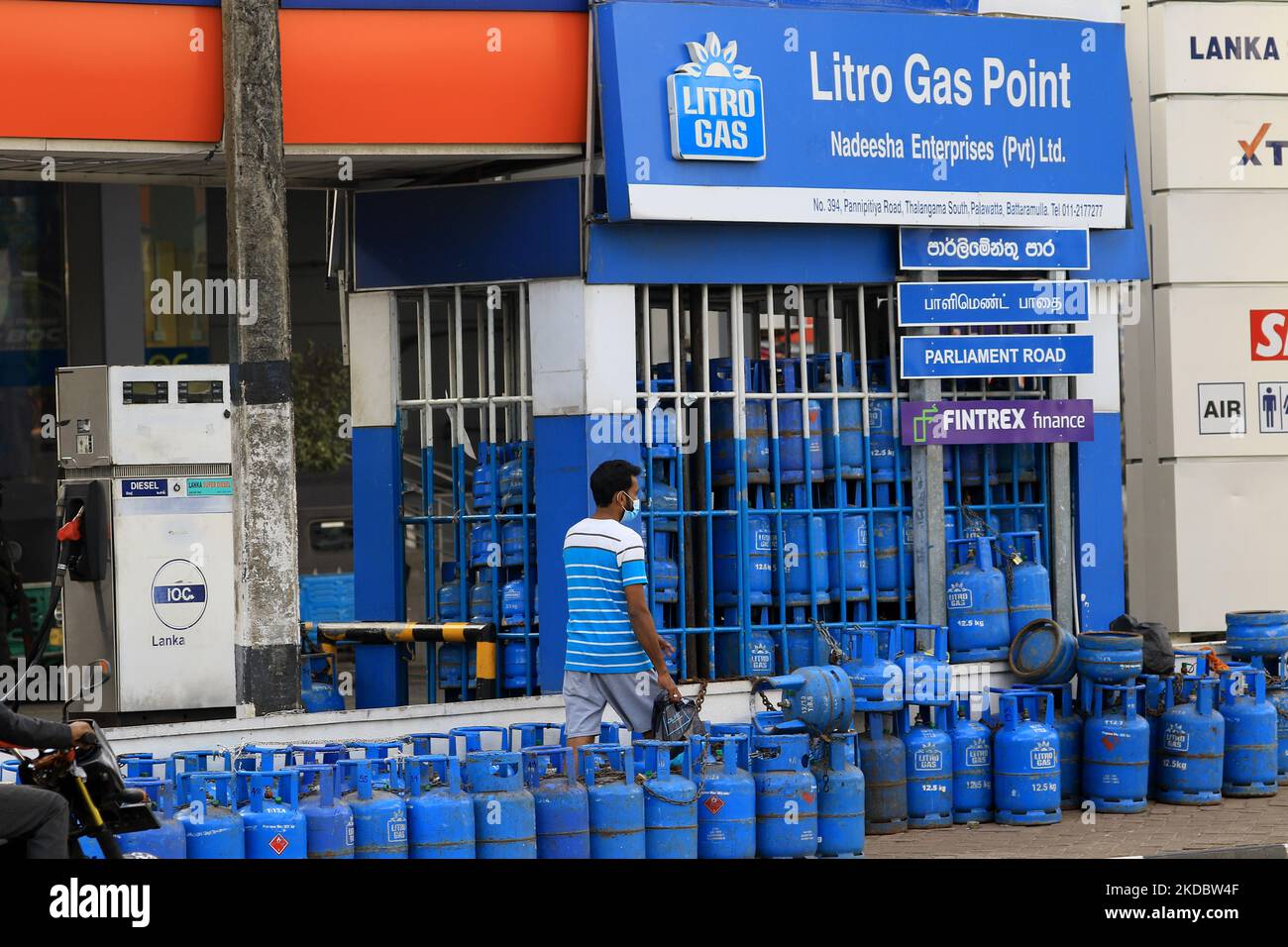 Empty domestic gas cylinders hi-res stock photography and images - Alamy