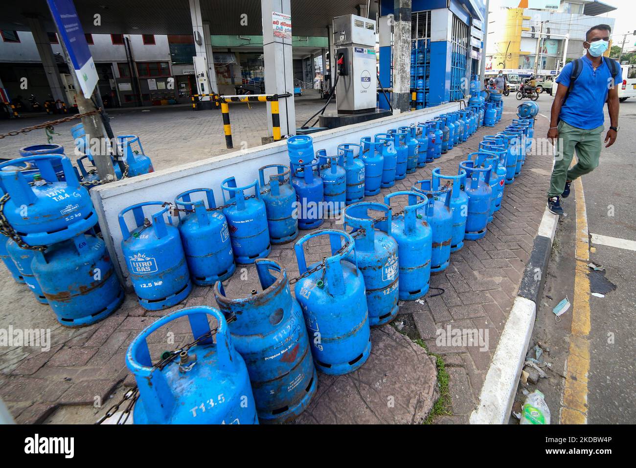 Empty domestic gas cylinders hi-res stock photography and images - Alamy