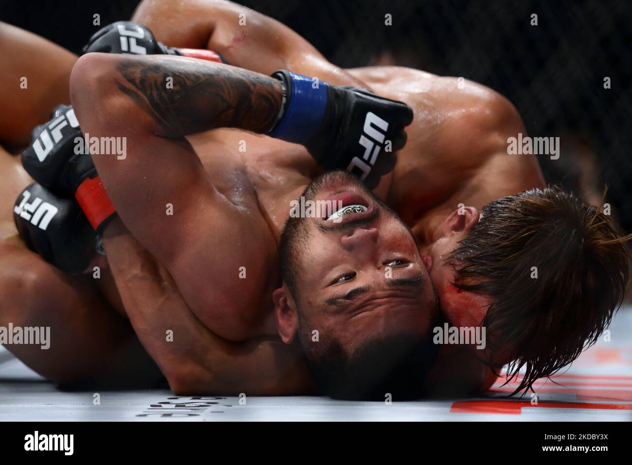 Josh Culibao of Australia (L) battles Seungwoo Choi of South Korea in ...