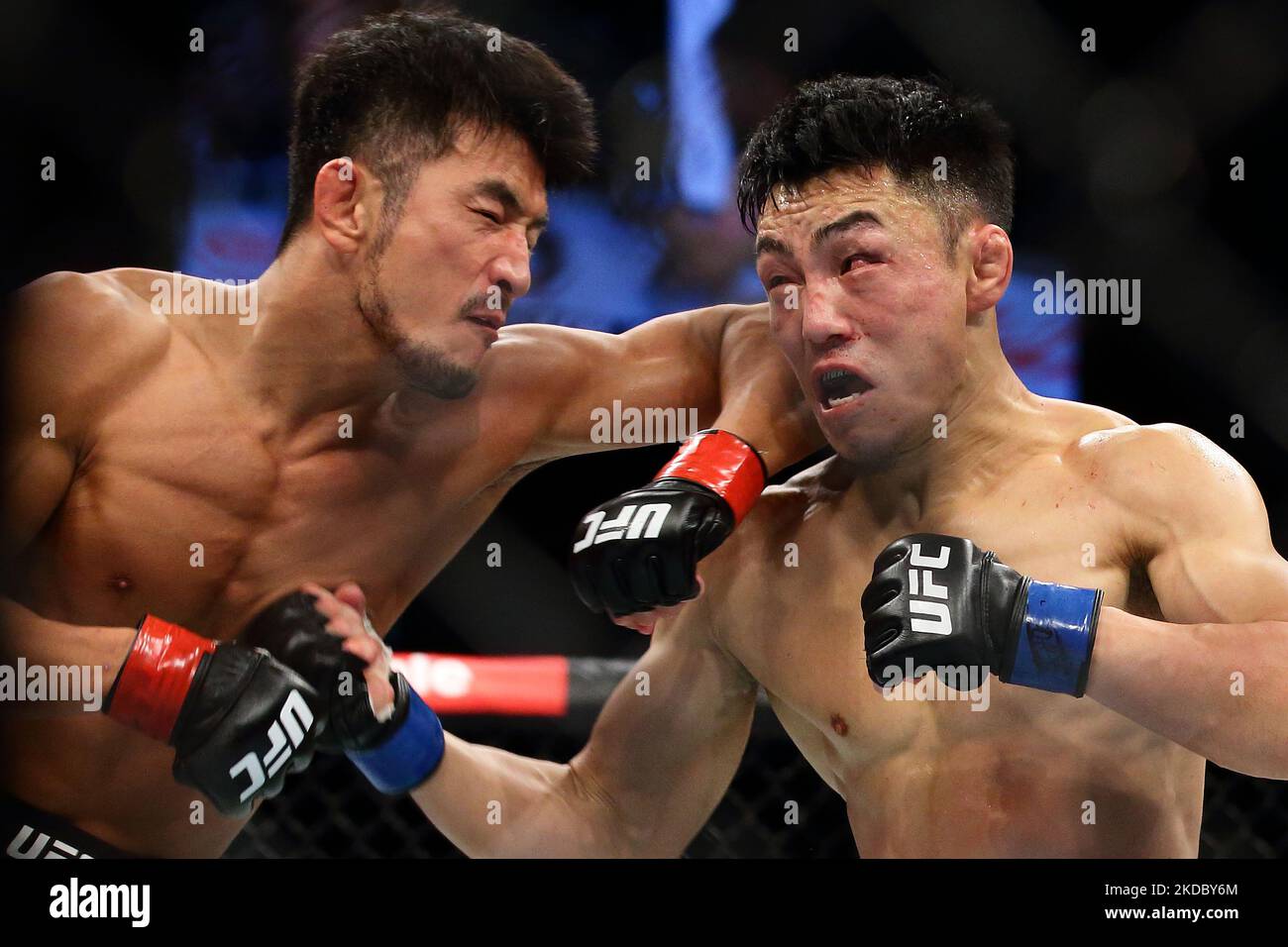 Batgerel Danaa of Mongolia (R) battles Kyung Ho Kang of South Korea in ...