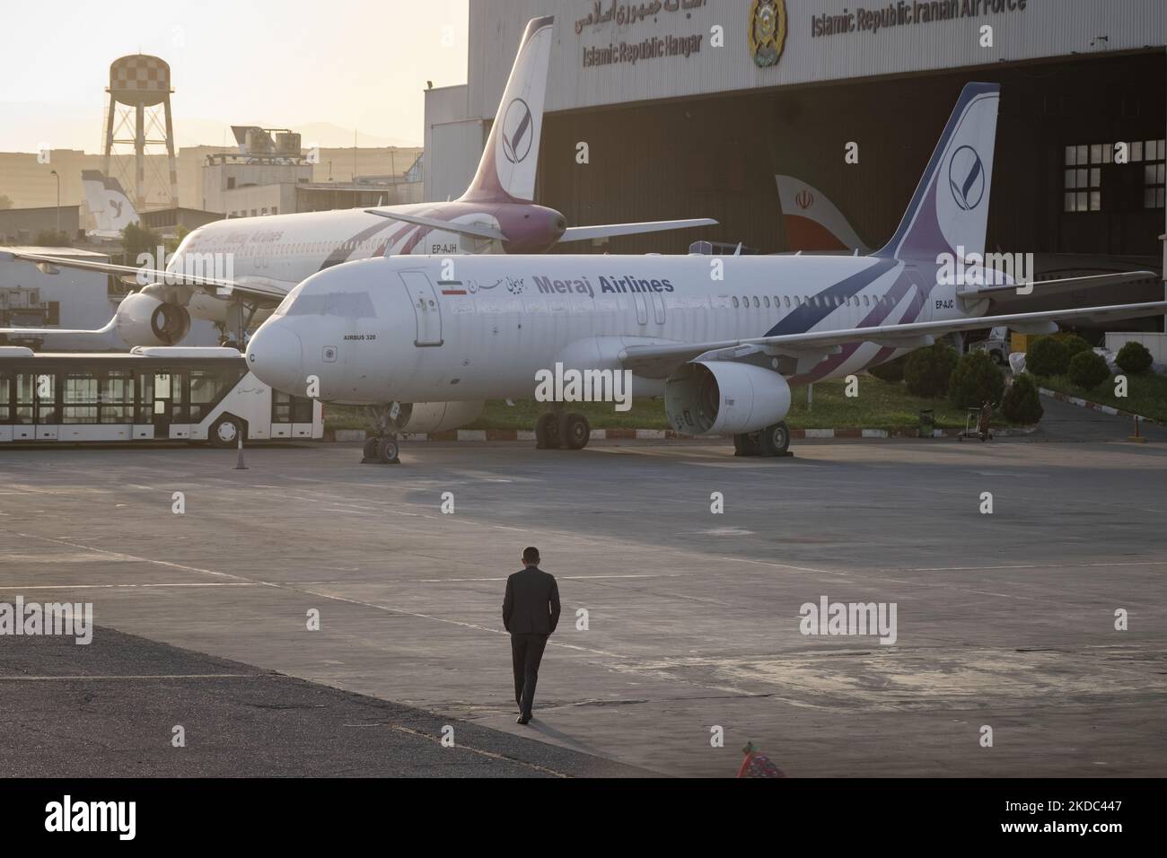 Man airliners hi-res stock photography and images - Alamy