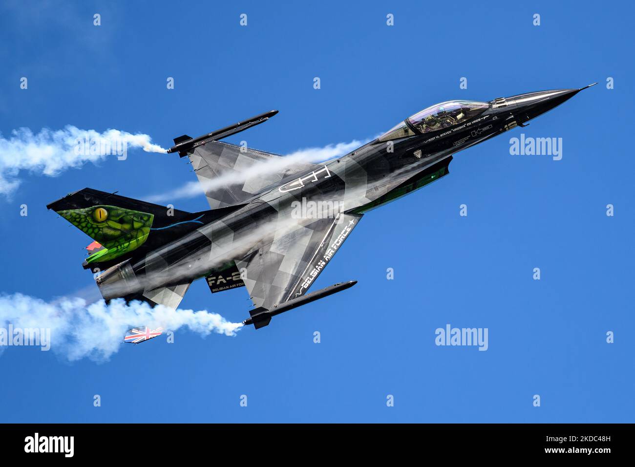 Belgium Air Force F-16 Solo Display Dream Viper performs during the RAF ...