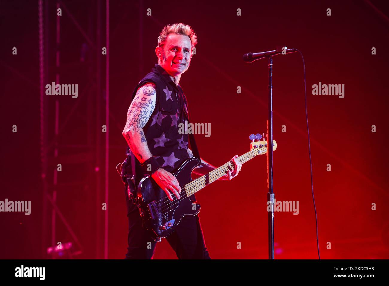 Mike dirnt show hi-res stock photography and images - Alamy