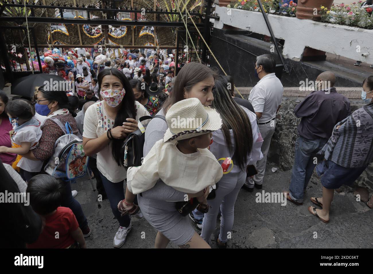 Children dressed as "inditos" outside the Church of the Lord of Calvary ...