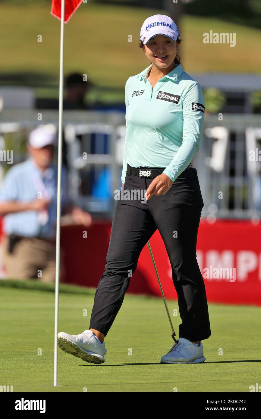 Sei Young Kim of Seoul, Republic of Korea walks on the 18th green after ...