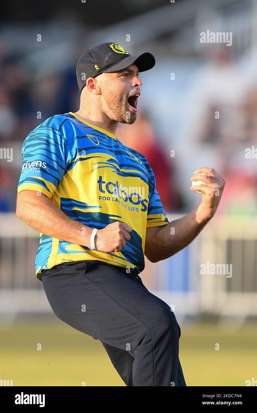 Jake Lintott of Birmingham Bears celebrates after catching Ben Duckett ...