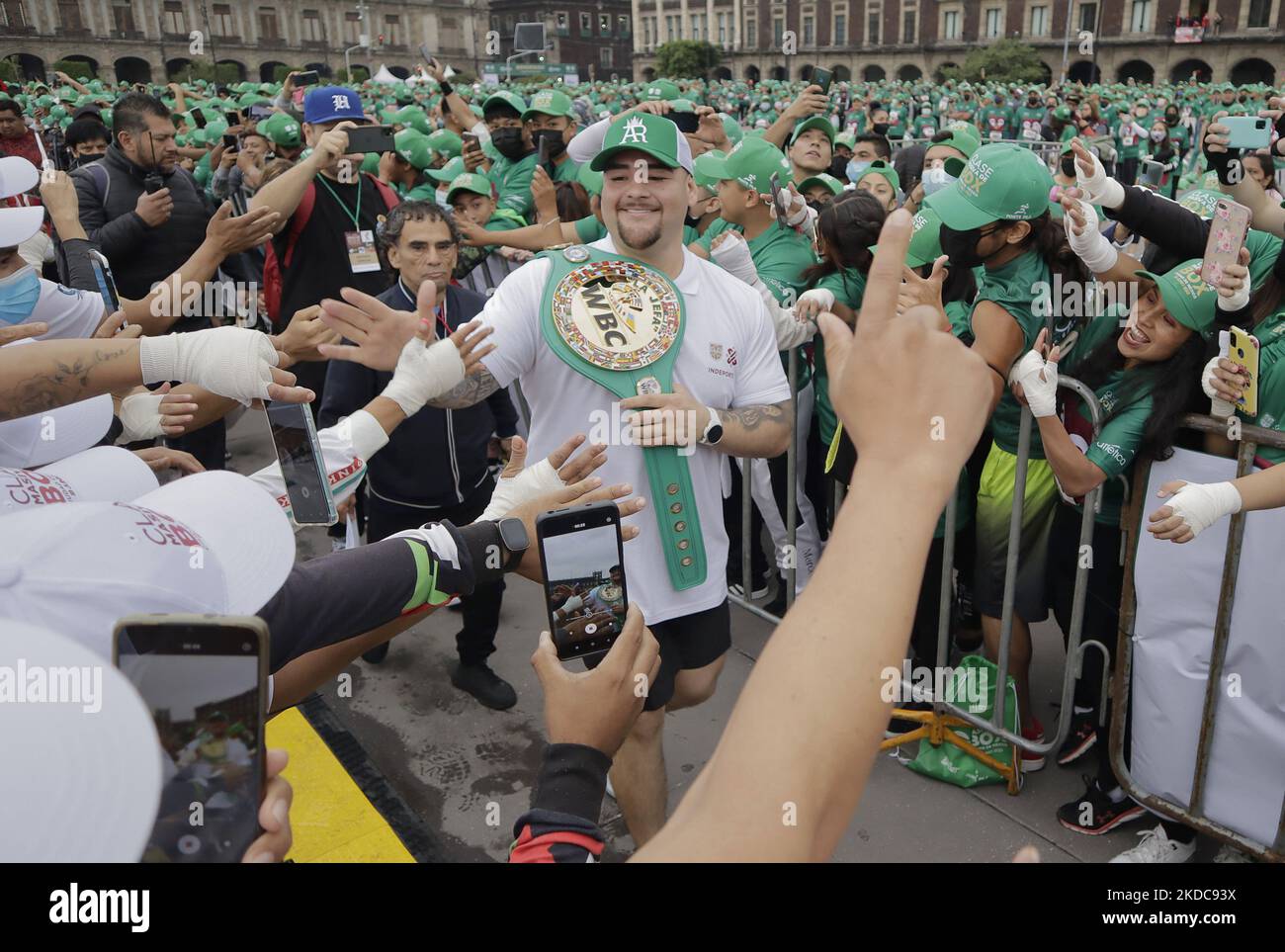 Andy ruiz 2017 hi-res stock photography and images - Alamy