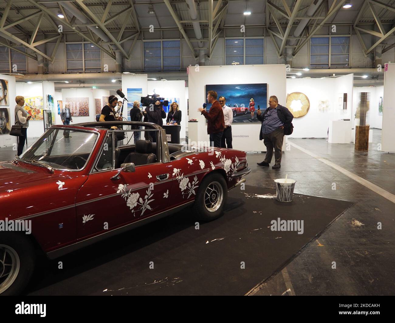 Discovery car hi-res stock photography and images - Alamy