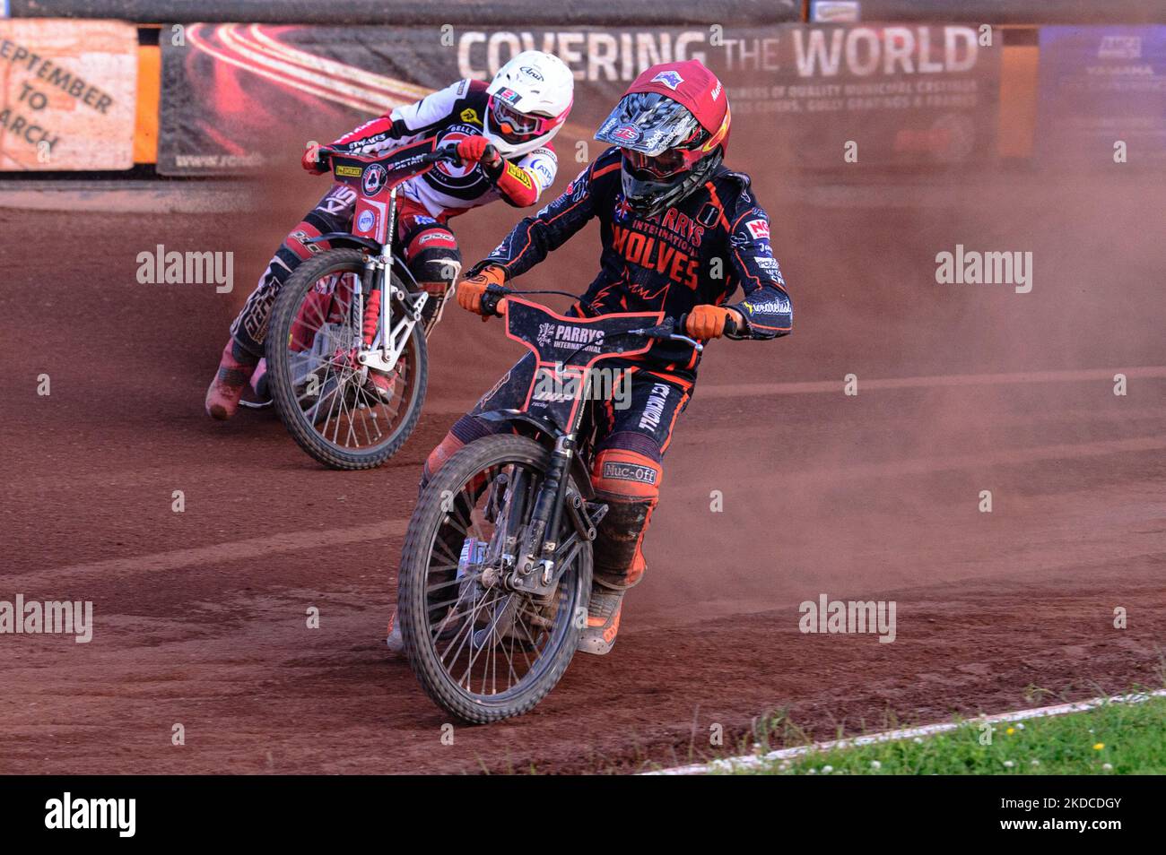 Sam Masters (Red) leads Max Fricke (White) during the SGB Premiership ...
