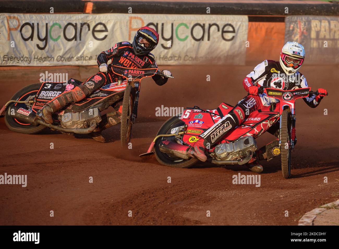 Max Fricke (White) inside Luke Bekker (Red) during the SGB Premiership ...