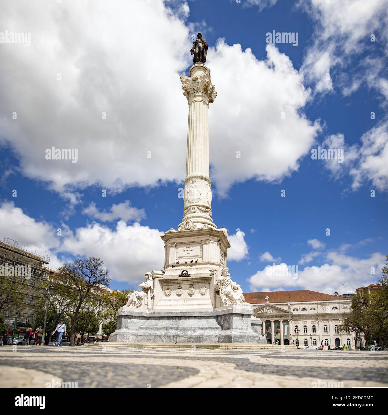 The square and column Dom Pedro IV (King Peter IV) in Lissabon ...