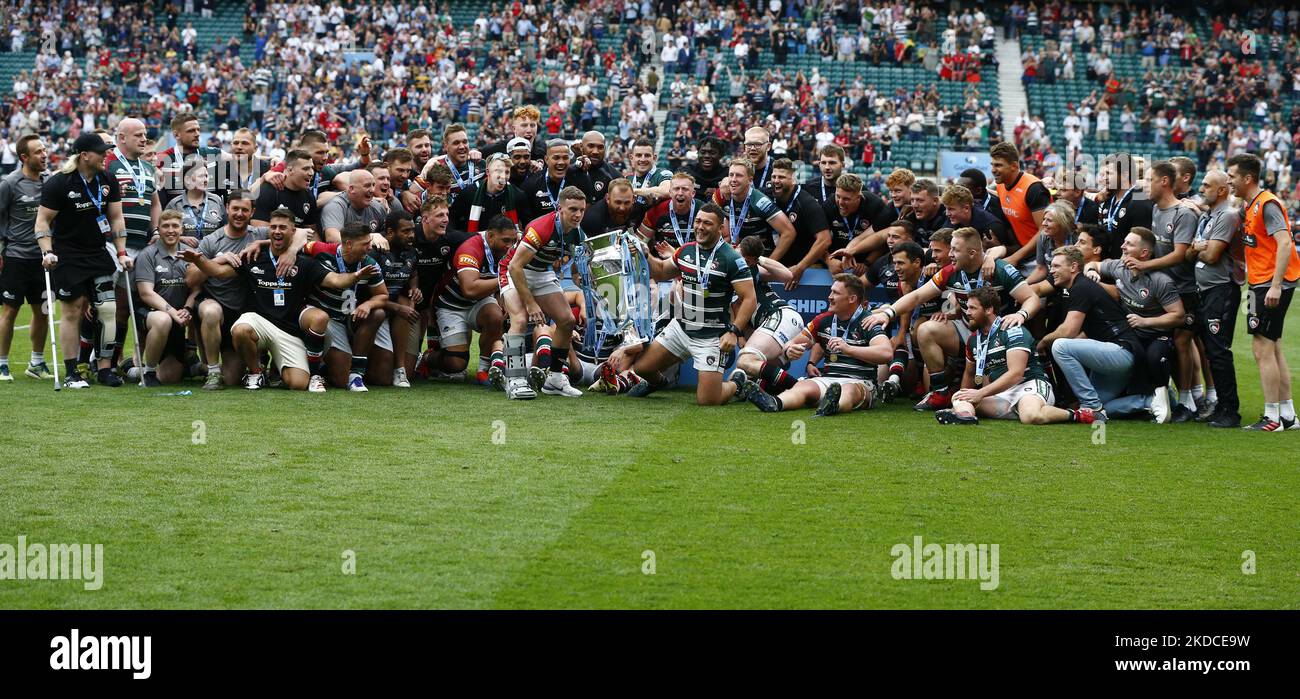 George Ford of Leicester Tigers lift the Premiership Trophy after ...