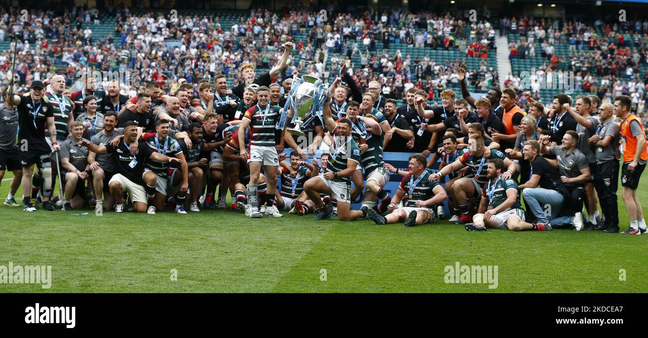 George Ford of Leicester Tigers lift the Premiership Trophy after ...