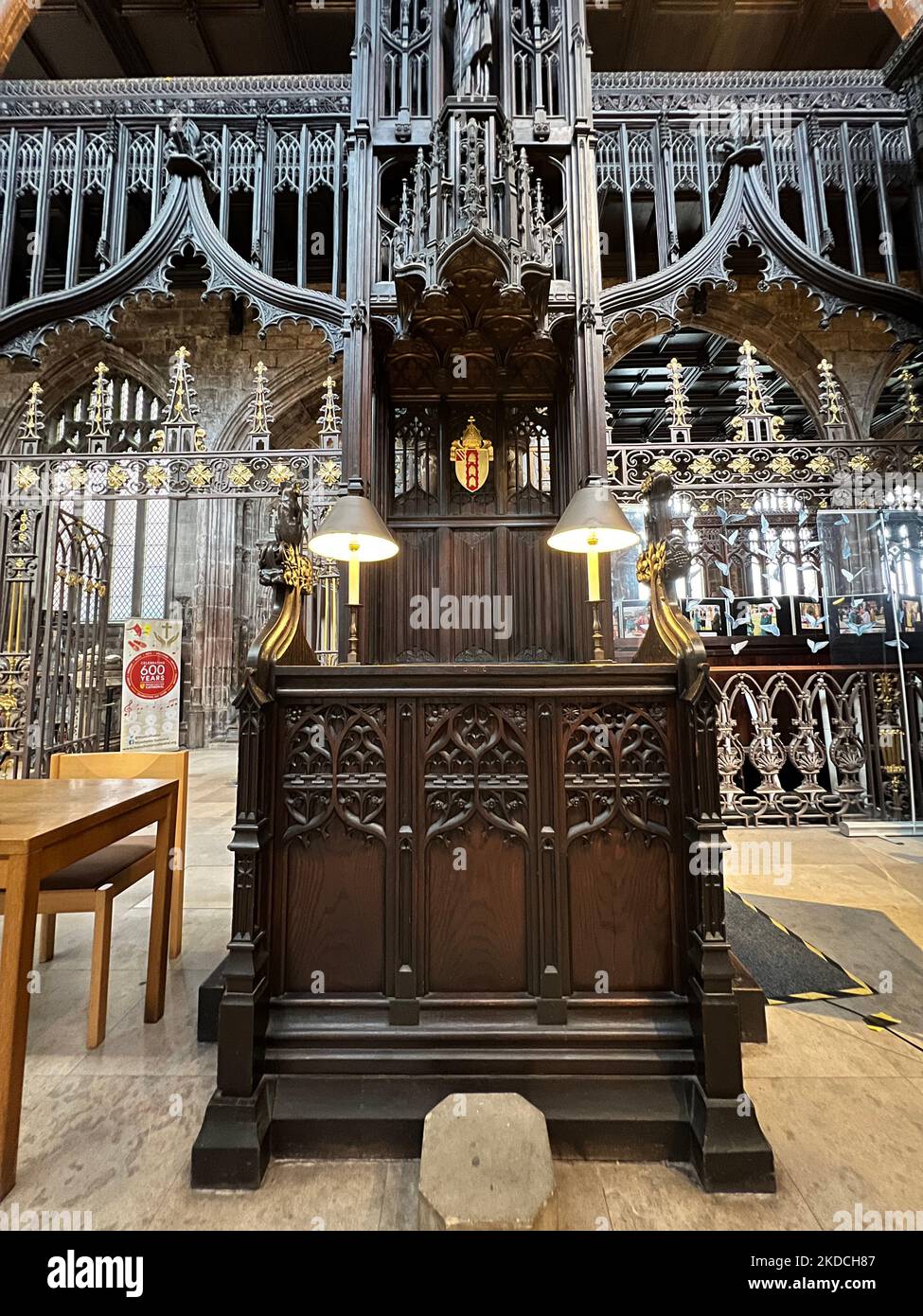 Interior of Manchester Cathedral Stock Photo - Alamy