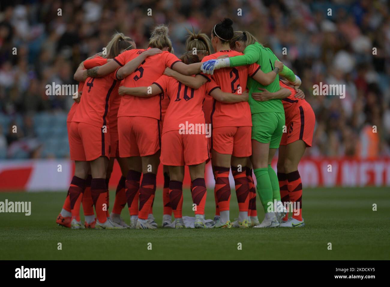 Pre match huddle for England Lionesess during the International ...