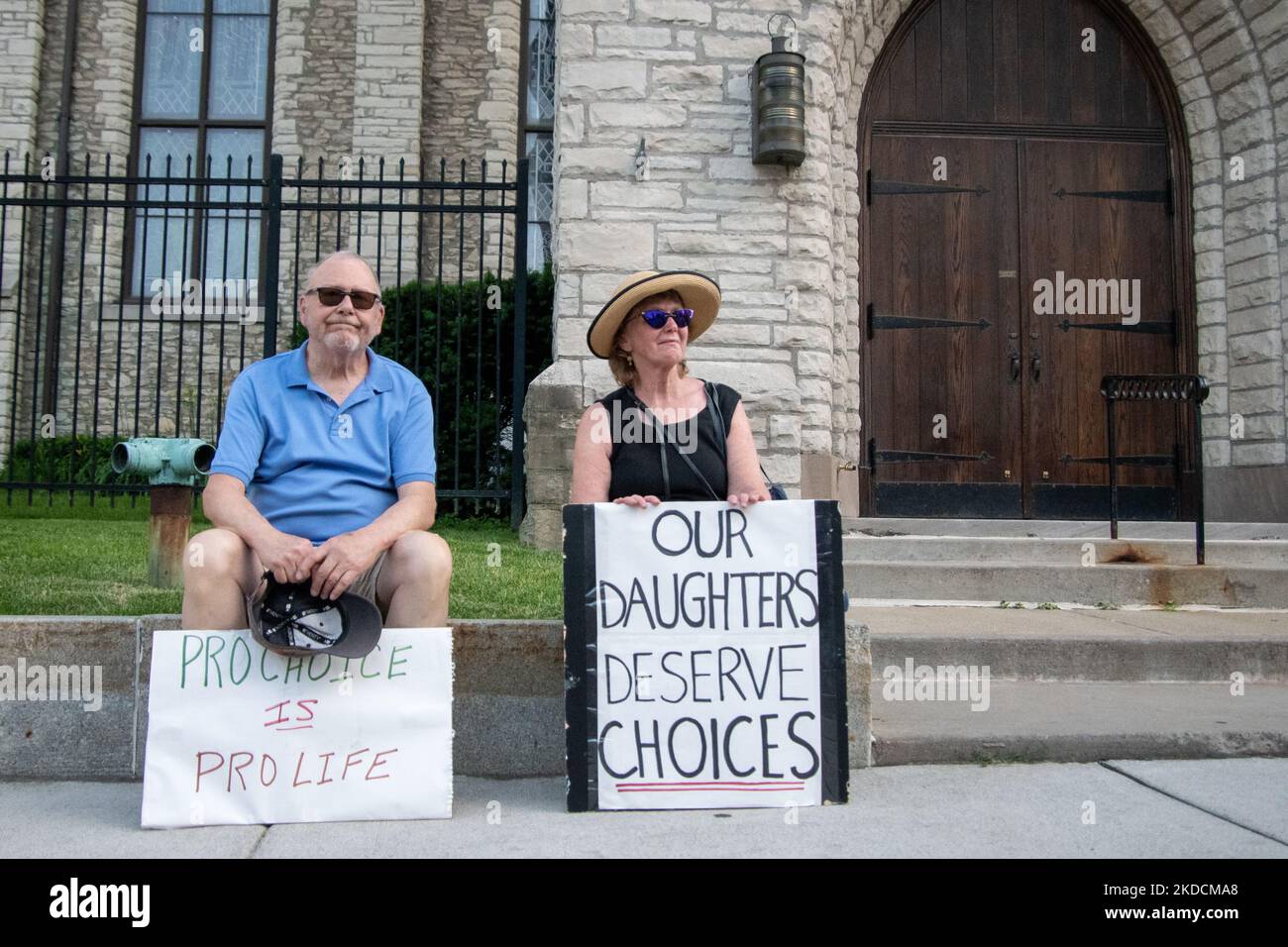 About 1,000 people gathered at the Theodore Levin U.S. Courthouse in ...