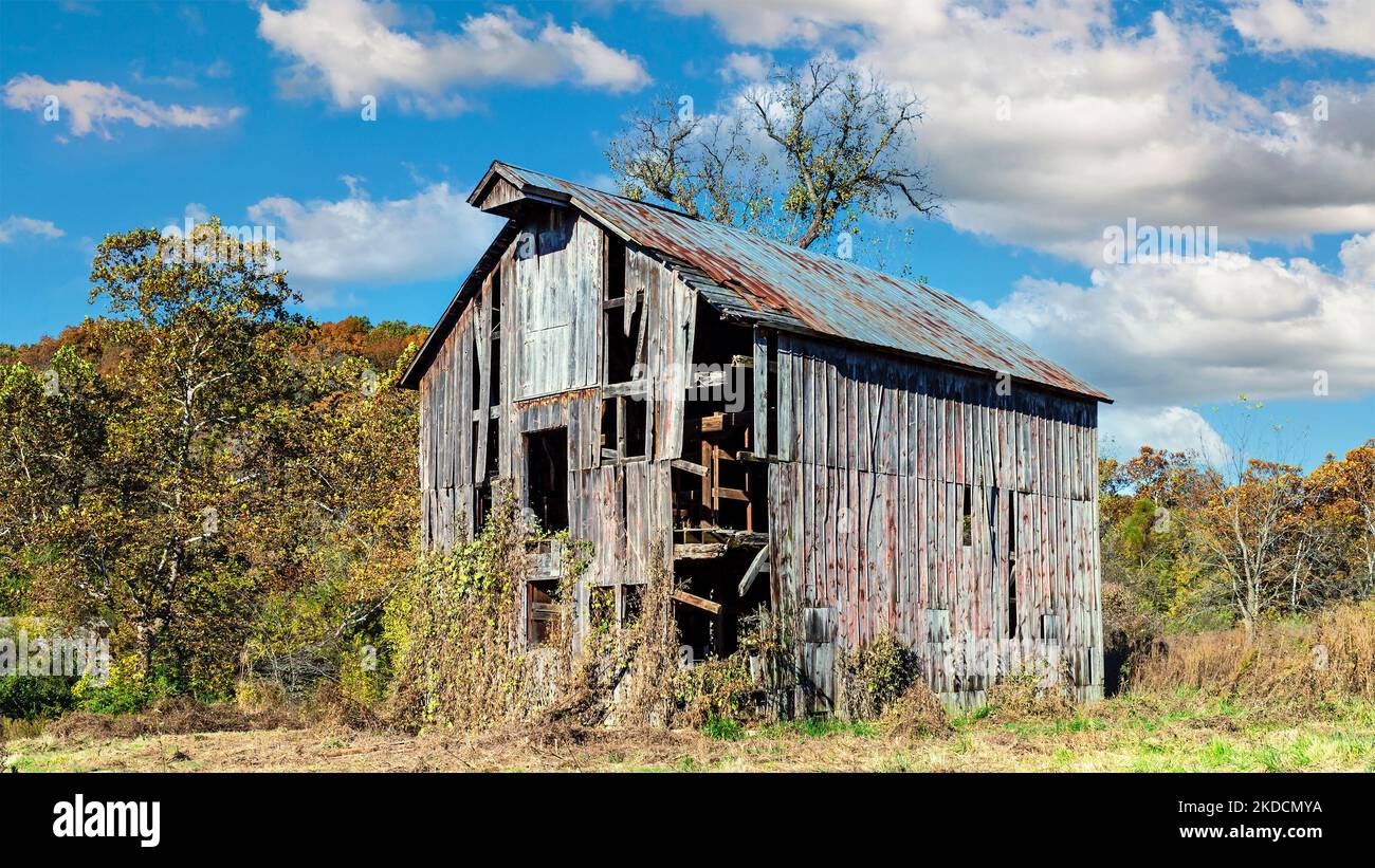 Rural scenic countryside landscape with an old barn Stock Photo - Alamy