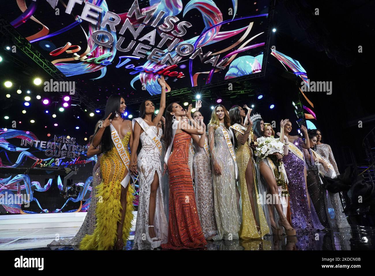 Winner Miss Philippines Fuschia Anne Ravena and other contestants ...