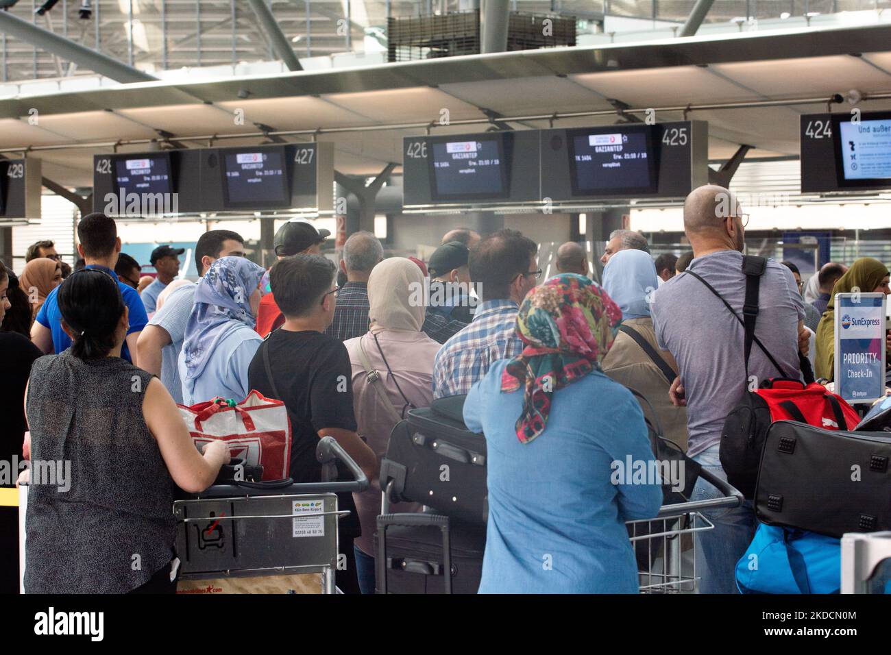 Turkish airline check in hi-res stock photography and images - Alamy