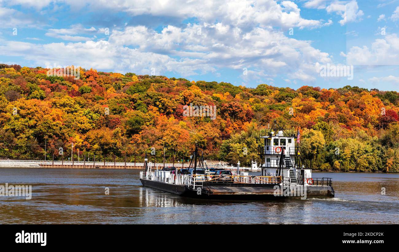 Ferry carrying cars across the Mississippi River from Missouri to ...
