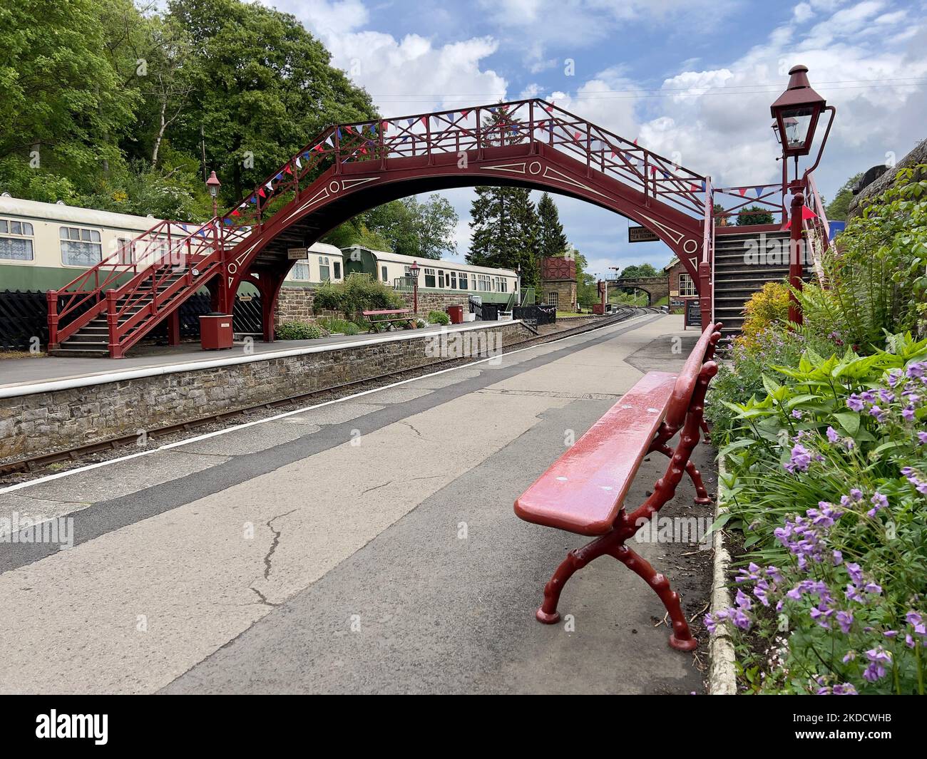 Passenger Bridge Goathland Train Station Stock Photo - Alamy