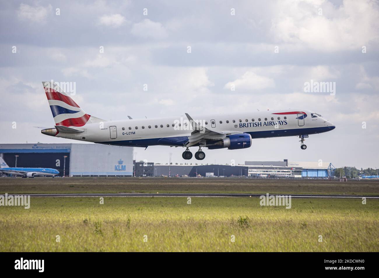 Oneworld tower hi-res stock photography and images - Alamy