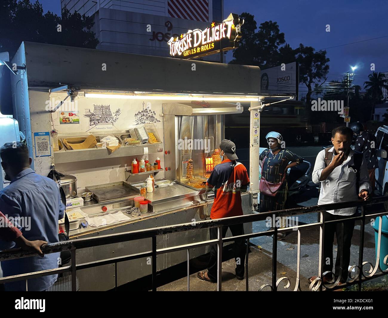 Indian shawarma hi-res stock photography and images - Alamy