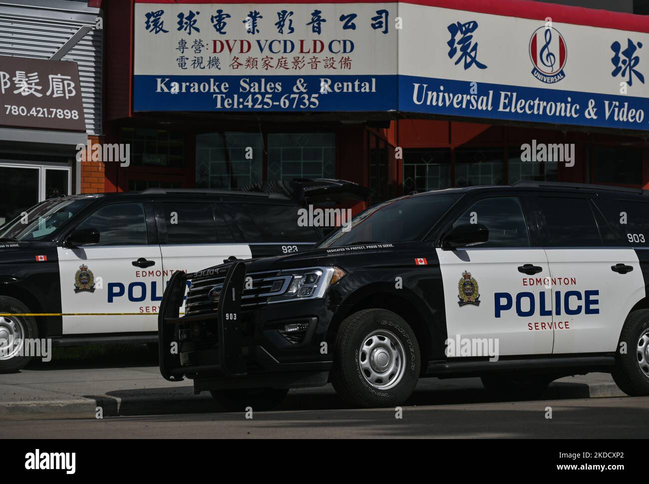 A view of Police cars at the crime scene in Edmonton's Chinatown ...