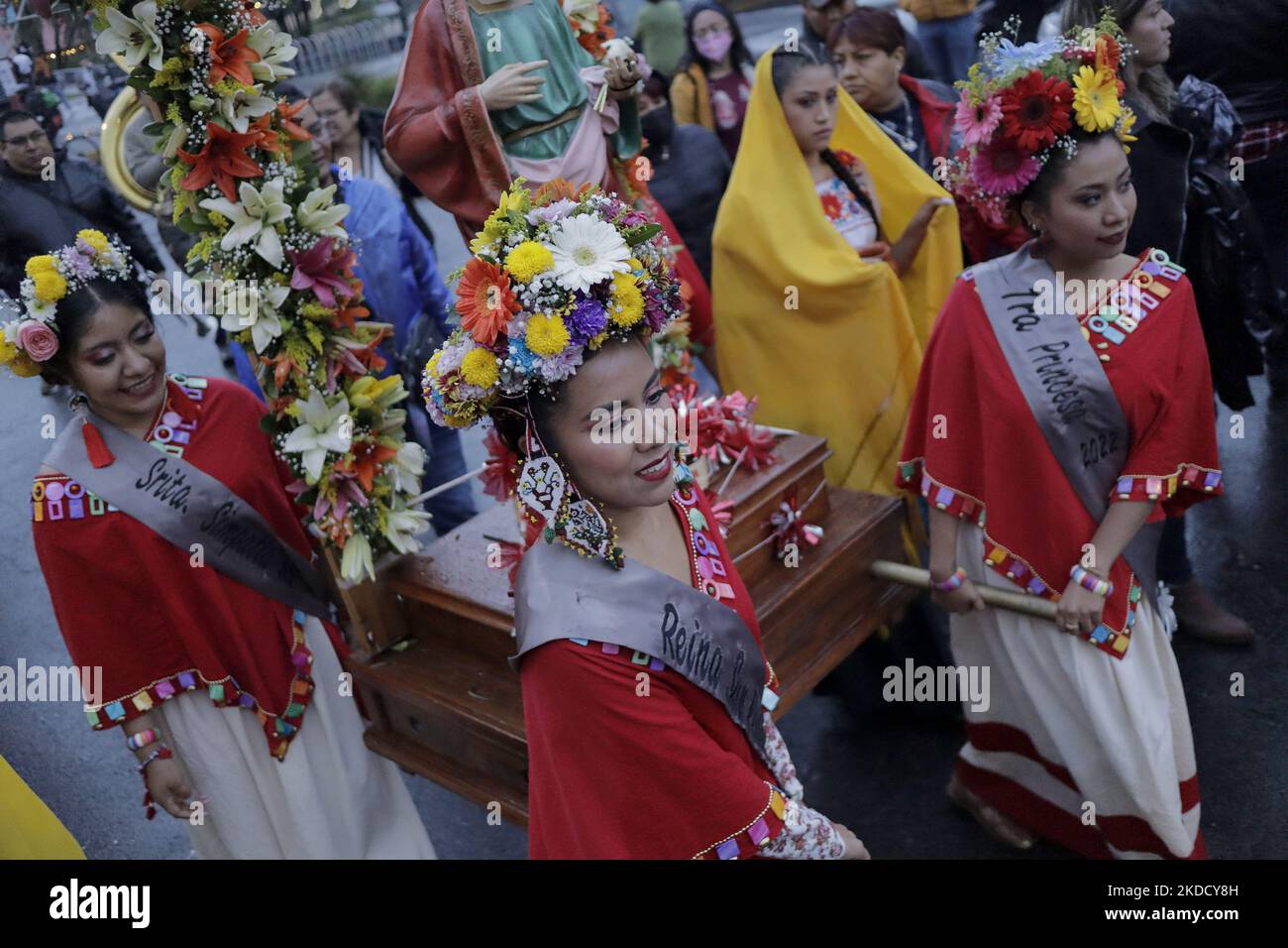 Chichimecas hi-res stock photography and images - Alamy