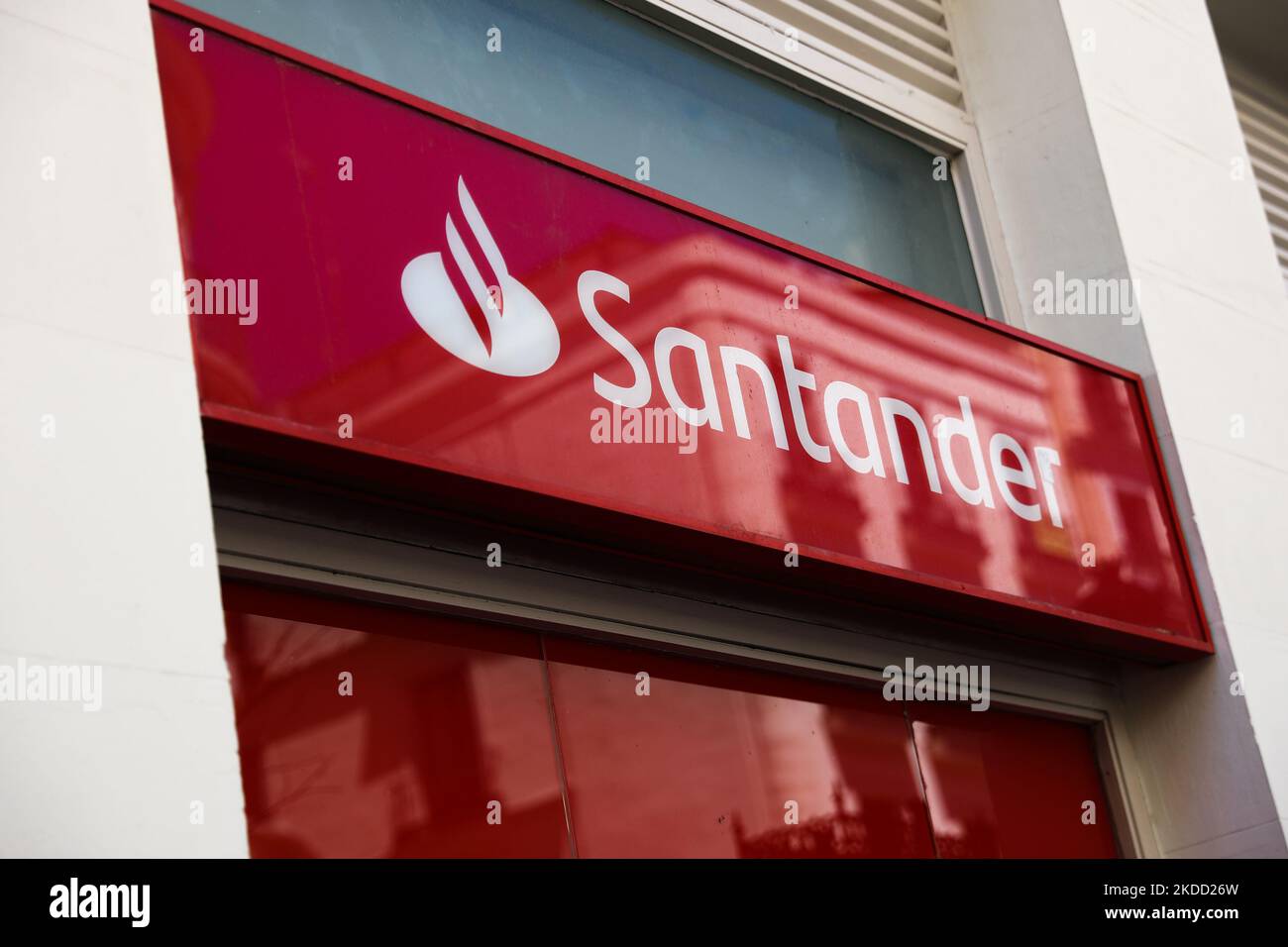 Santander logo hi-res stock photography and images - Alamy