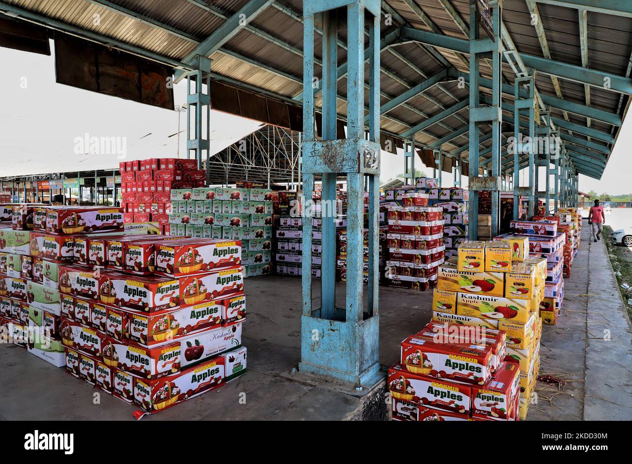 Fruit mandi sopore hi-res stock photography and images - Alamy