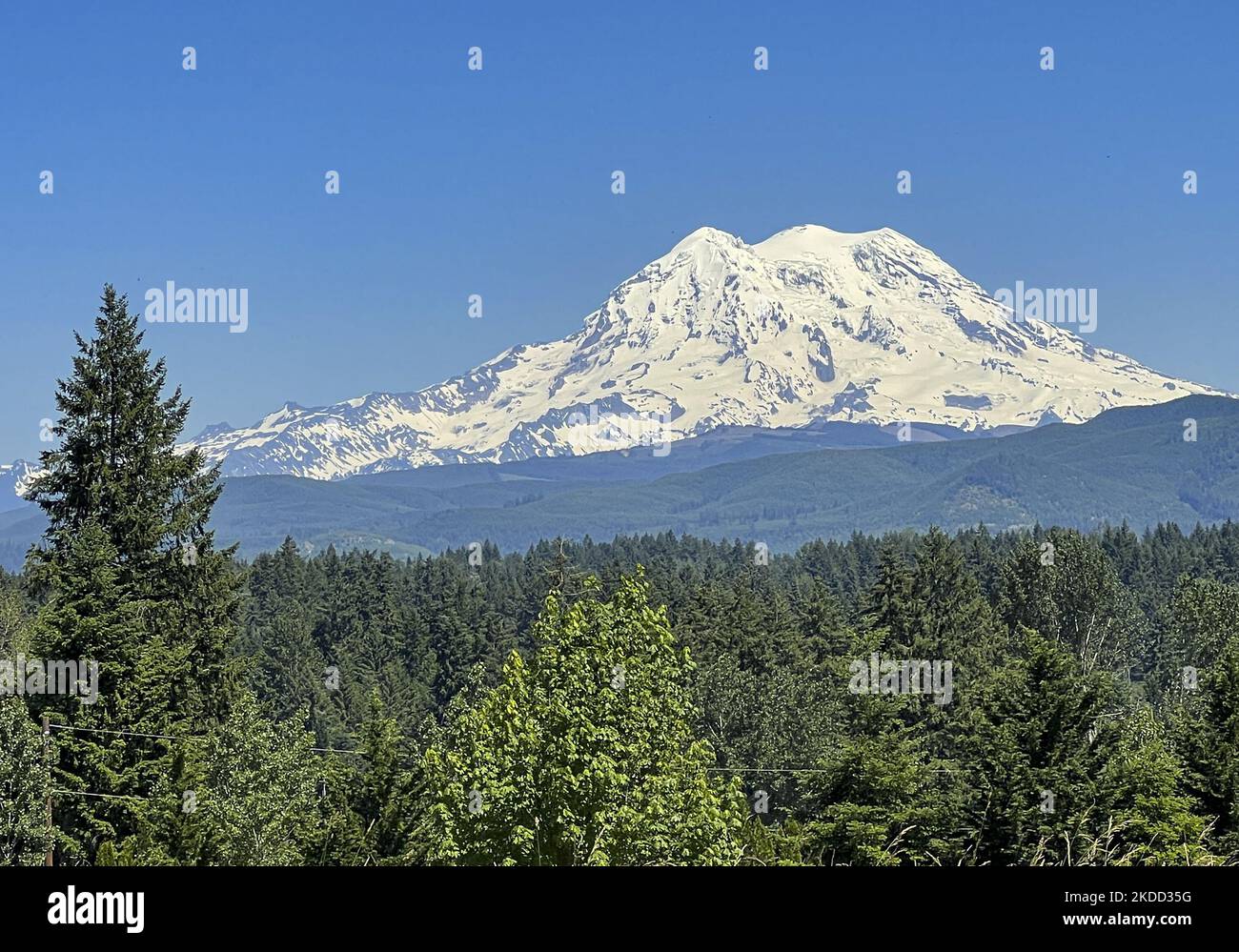 Mount Rainier viewed from Eatonville near Mt Rainier National Park on ...