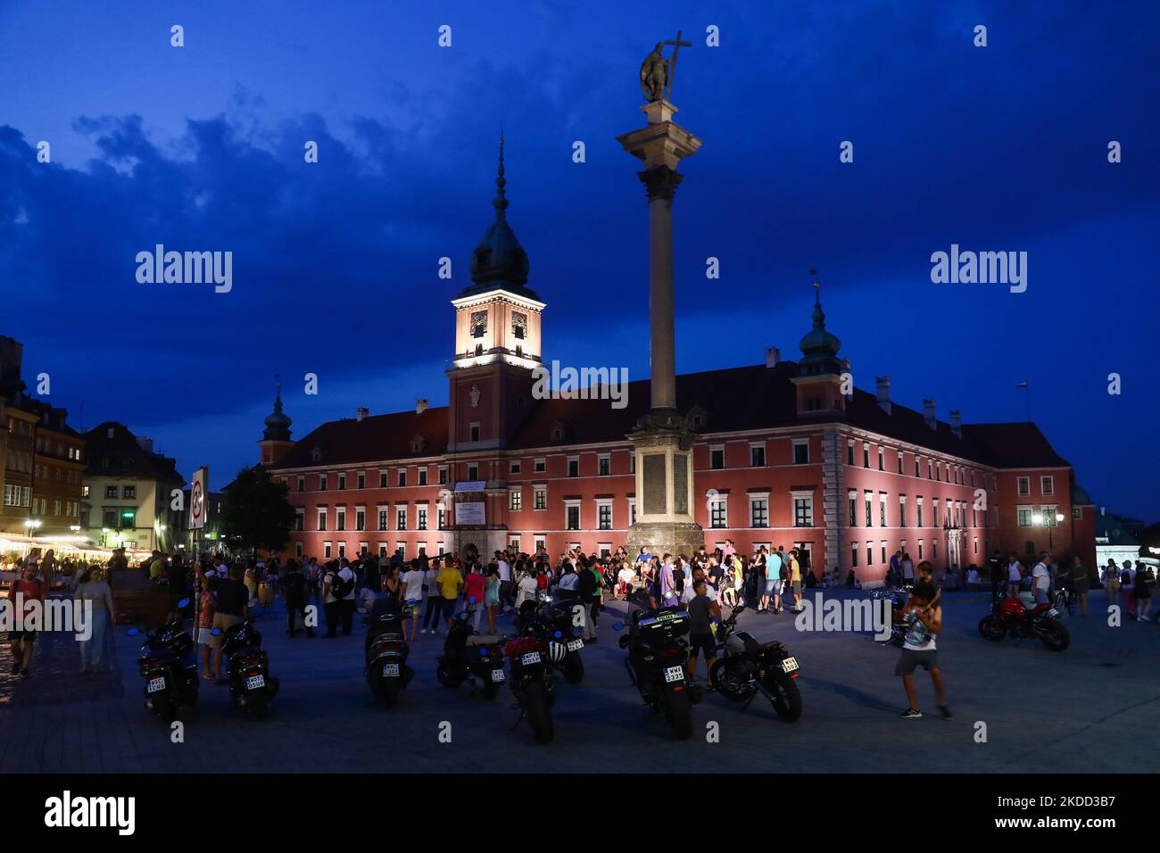 View of the Castle Square with Sigismund's Column and Royal Castle in ...