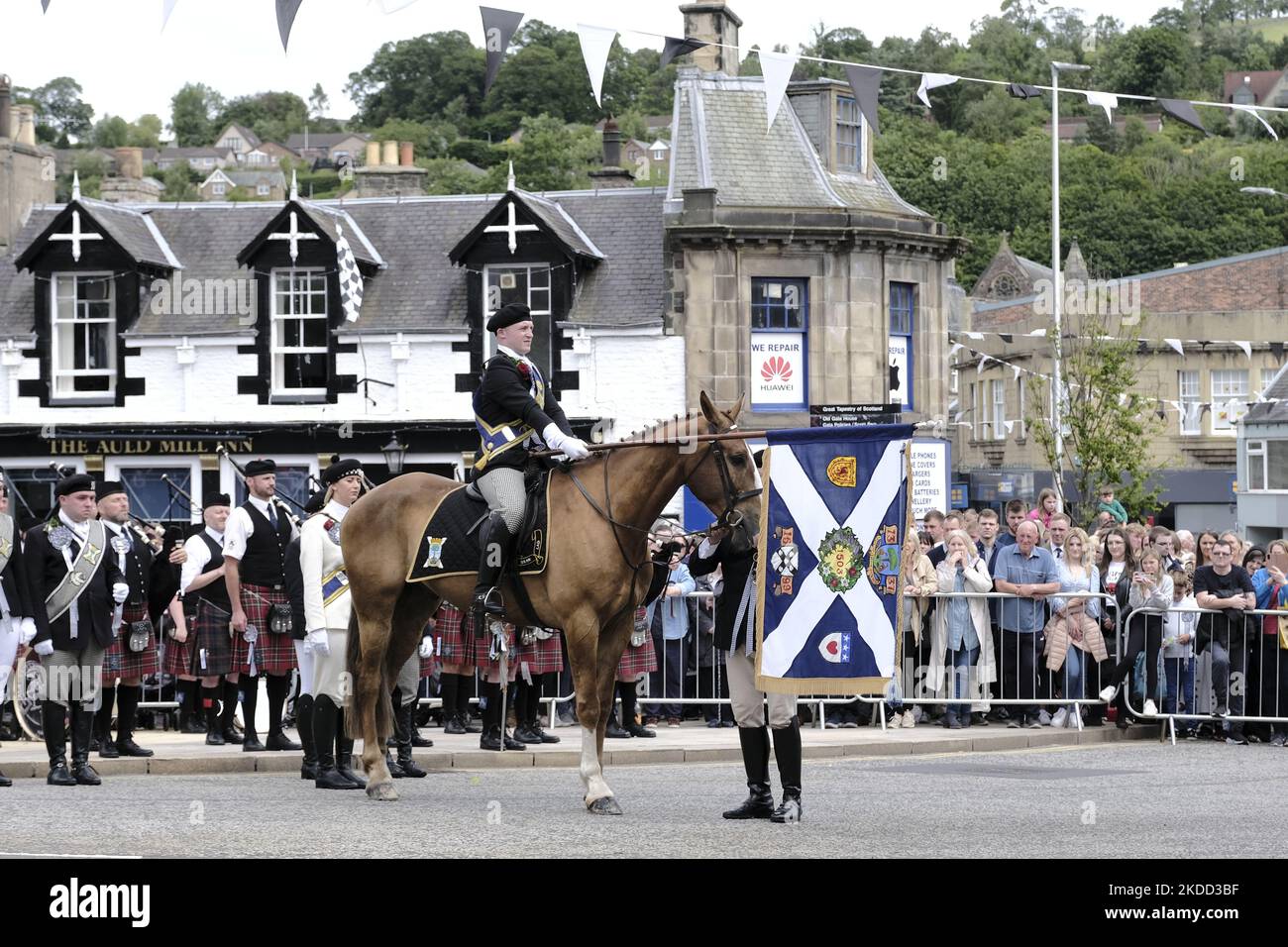 Galashiels, UK. 02 Jul.2022. Braw Lad arrives at War Memorial behind ...