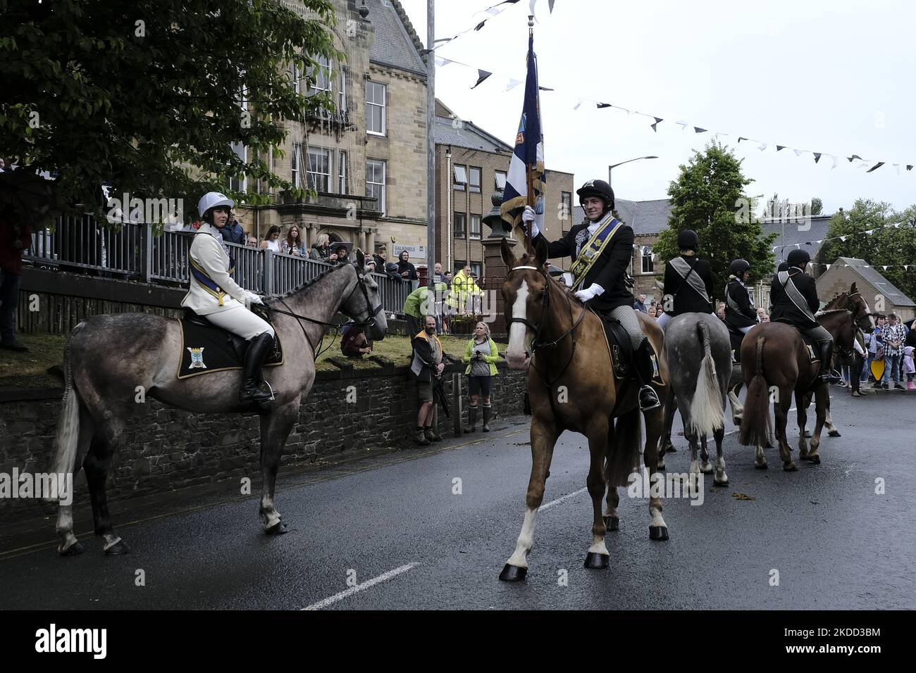 Galashiels, UK. 02 Jul.2022. Braw Lad John Turnbull carries the Burgh ...